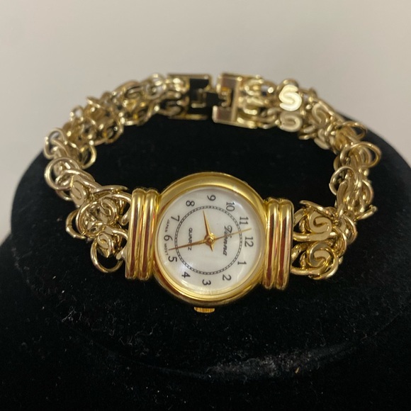 vienna | Accessories | Vintage Vienna Quartz Ladies Wrist Watch | Poshmark
